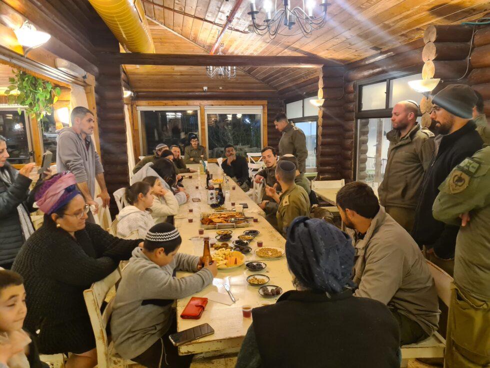 Jad Hashmona tarjoaa henkistä tukea Israelin sotilaille - IRR-TV